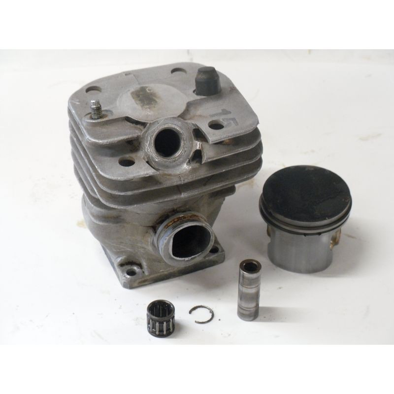 CYLINDRE - PISTON STIHL 024 AV SUPER (2)