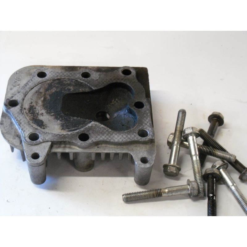 CULASSE MOTEUR B&S SERIE 600 (2)