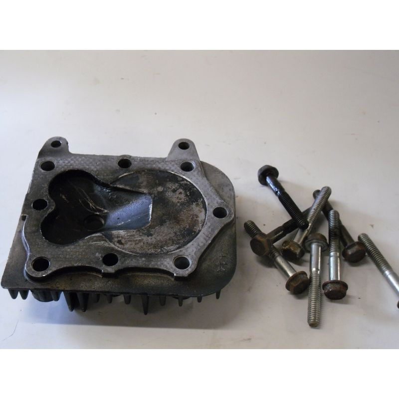 CULASSE MOTEUR B&S SERIE 675 (1)