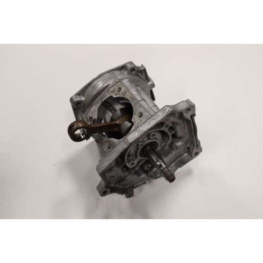 BAS - MOTEUR DEBROUSSAILLEUSE ROBIN NB 03