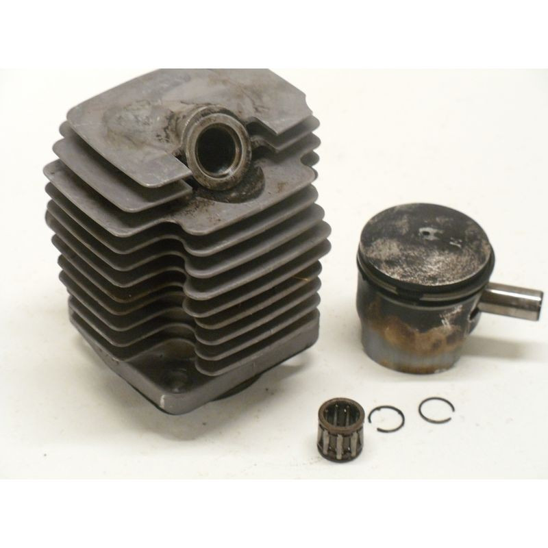 CYLINDRE-PISTON ROBIN NB 411 (6)