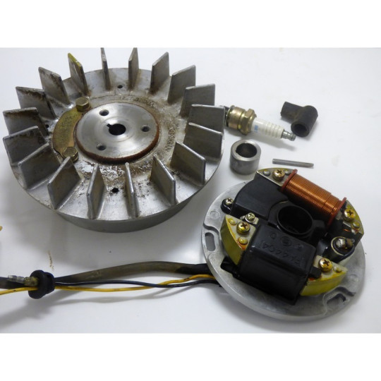 ALLUMAGE (rupteur) + VOLANT MAGNETIQUE MOTEUR ISEKI KT 350 2 TEMPS (2)